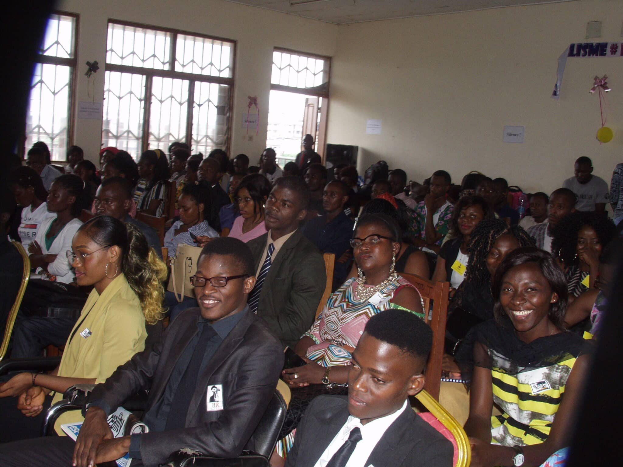 Cameroun : Des étudiants de l’Esstic initiés à l’entreprenariat ...