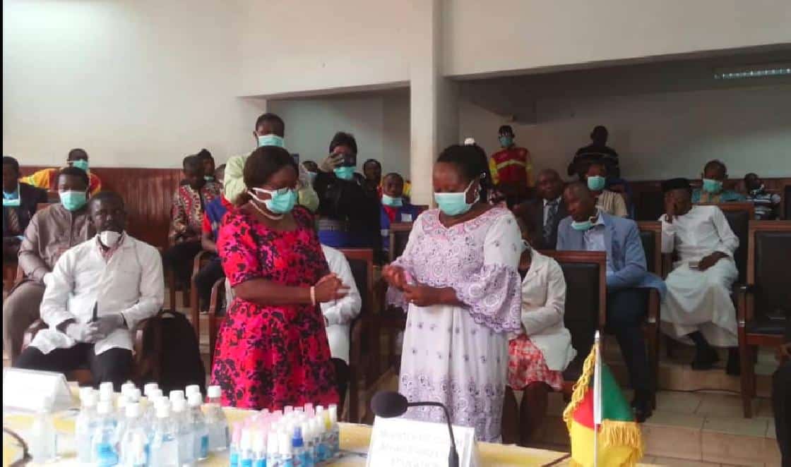 Cameroun-Coronavirus : L'association Local Youth Corner Fait Un Don Au ...