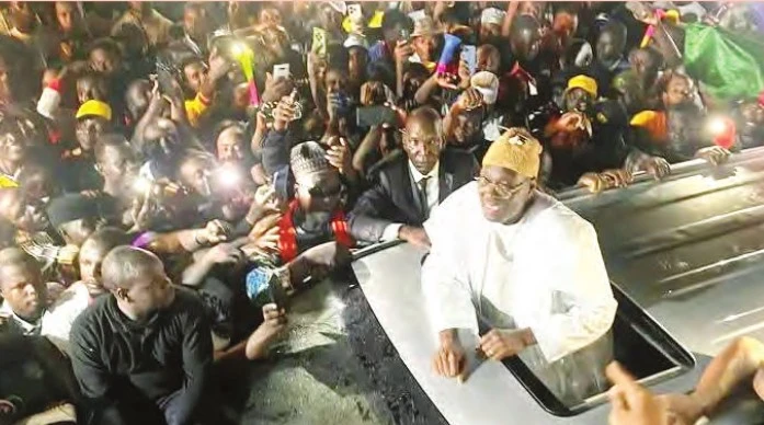 Issa Tchiroma Douala meeting Ferveur populaire | 237online